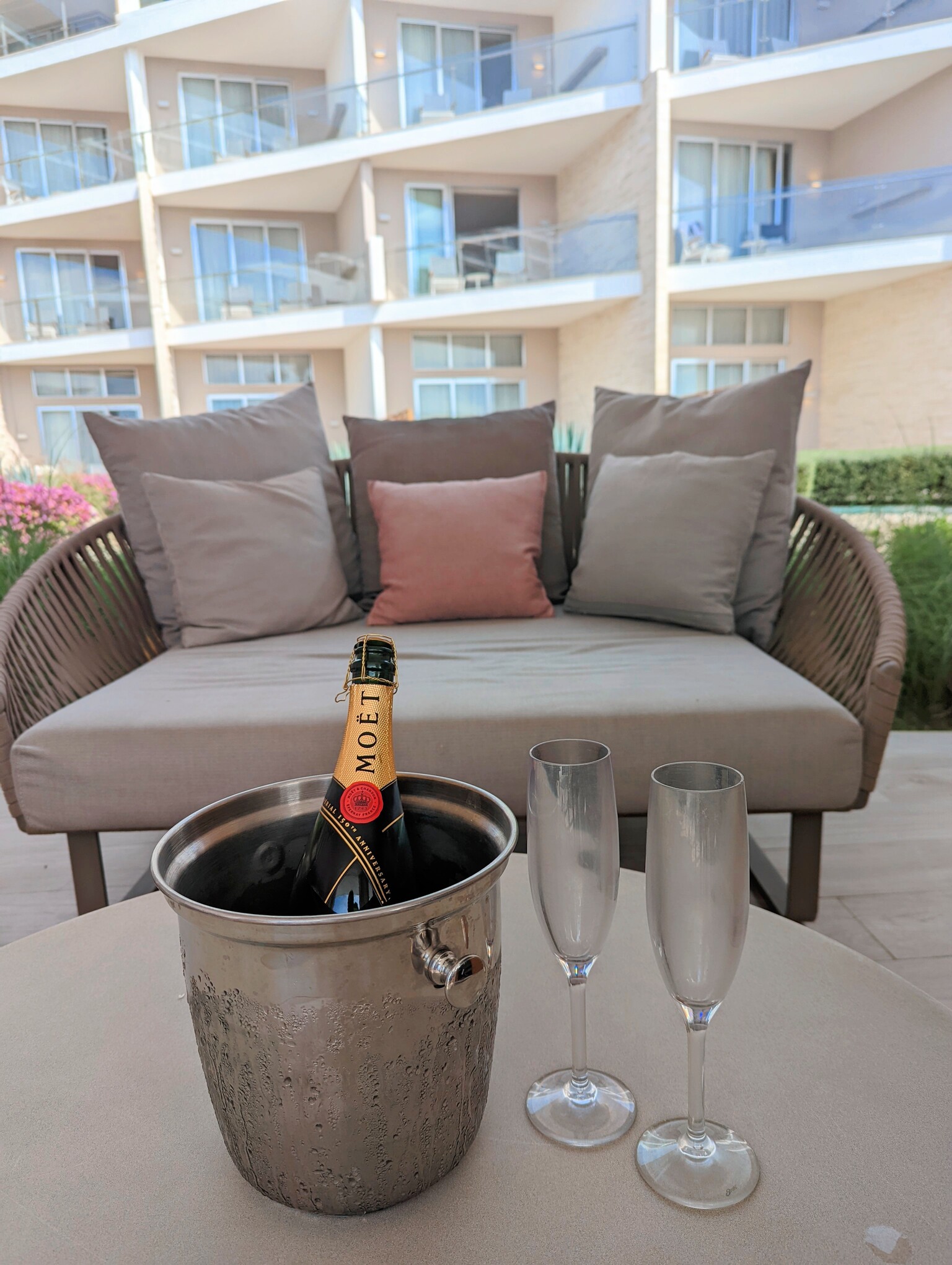 How To Get a FREE Poolside Cabana in Mexico – Molly's Travels